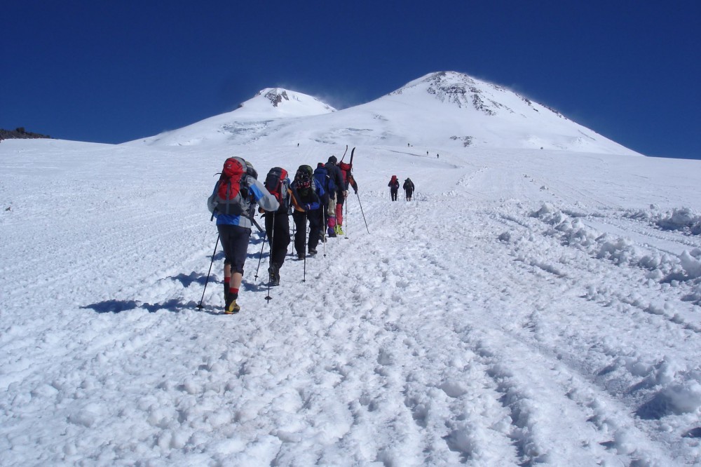 Elbrus Besteigung und Skitouren | AT REISEN